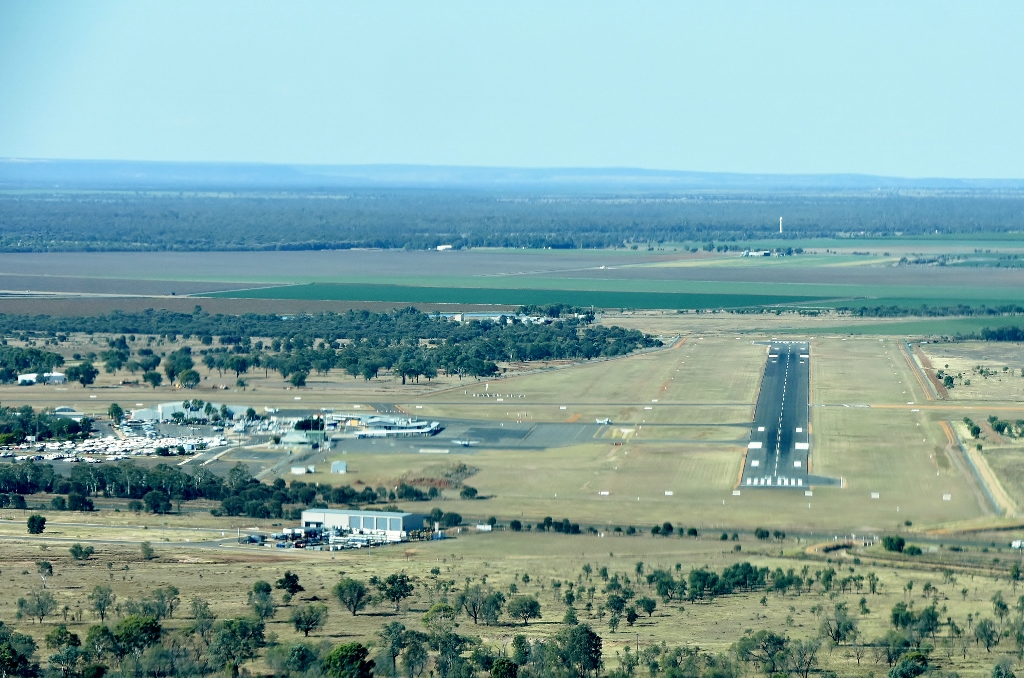 Central Queensland Plane Spotting: Emerald Airport Runway and Taxiway ...