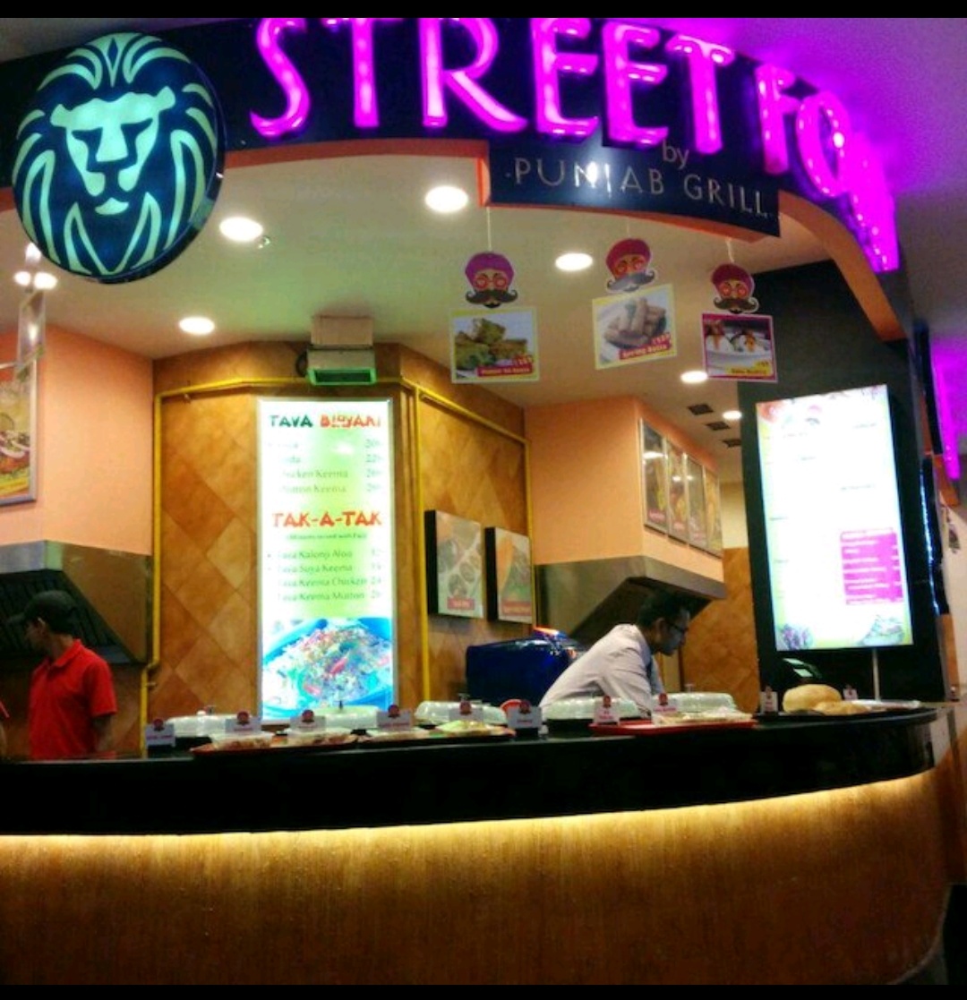 Street food by Punjab grill outlet in R-City mall Ghatkopar