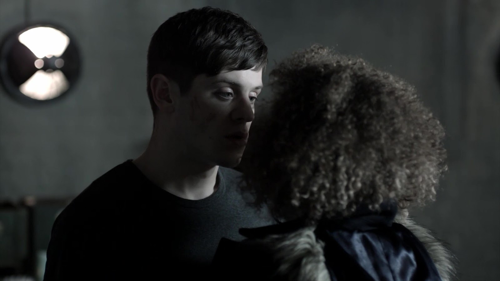 ausCAPS: Iwan Rheon nude in Misfits 2-07 "Christmas Special"