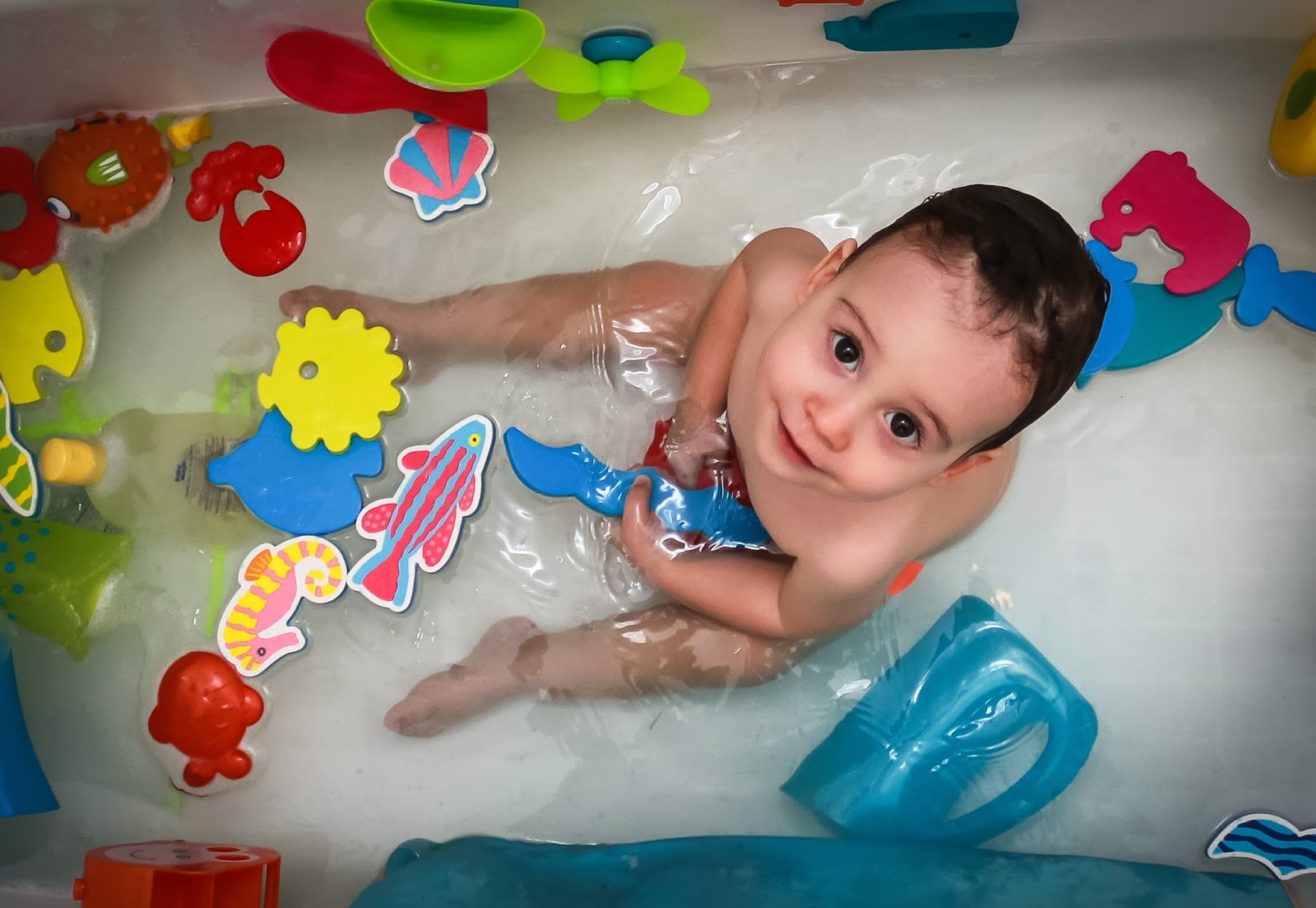 The Holmes Family Blog: BATH TIME