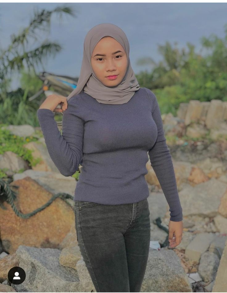 Kumpulan Foto + Video Ukhti Nonjol Remas Susu Sapi - strongpan