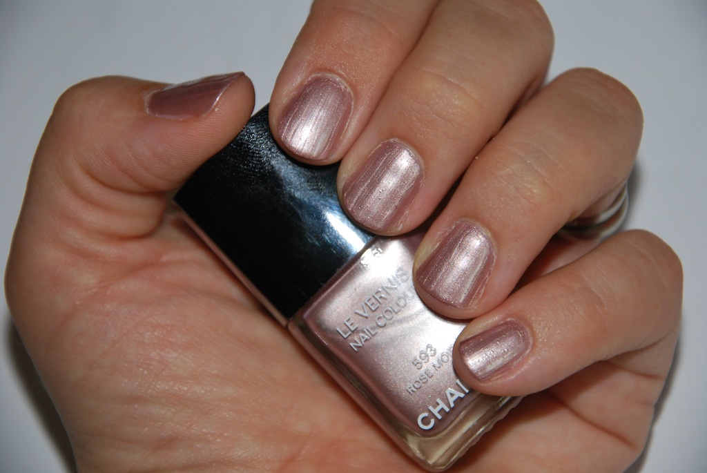 Schöne Nagellacke: Chanel Rose Moiré 593
