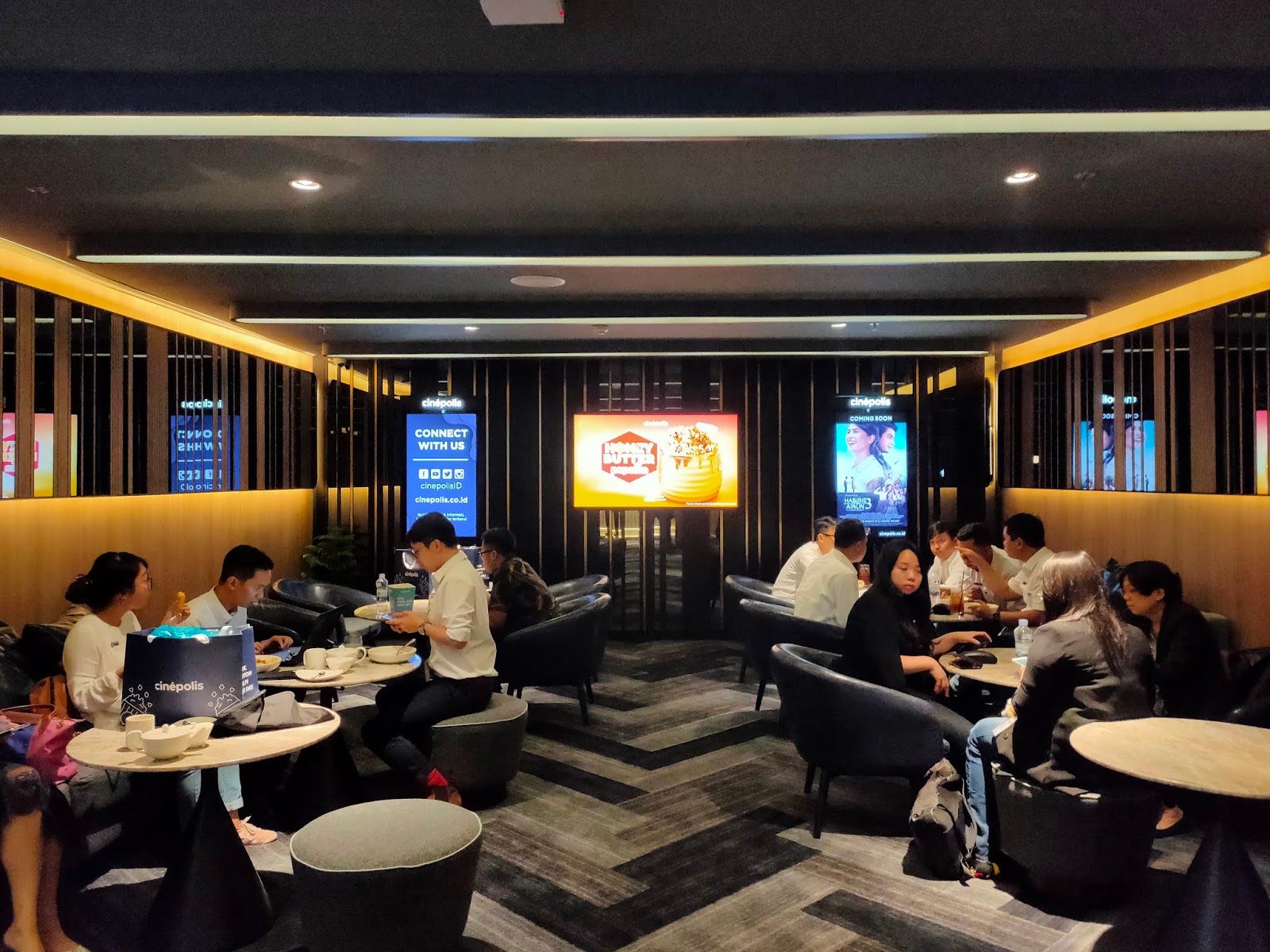 Asiknya Nonton Film Bioskop di Cinepolis Mall Pejaten Village - Konten ...