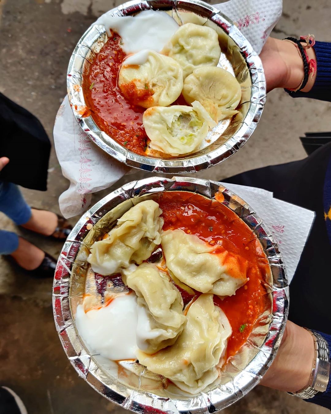 DOLMA AUNTY MOMOS || DELHI KE SABSE FAMOUS MOMOS || DELHI STREET FOOD