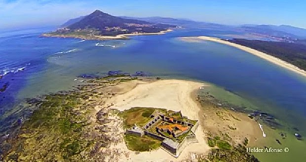 Voando sobre a Praia do Moledo e Forte da Ínsua - Caminha