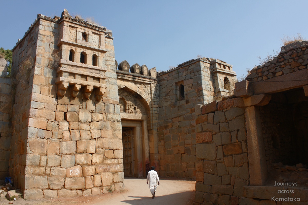 Journeys across Karnataka: Mudgal fort - part 1
