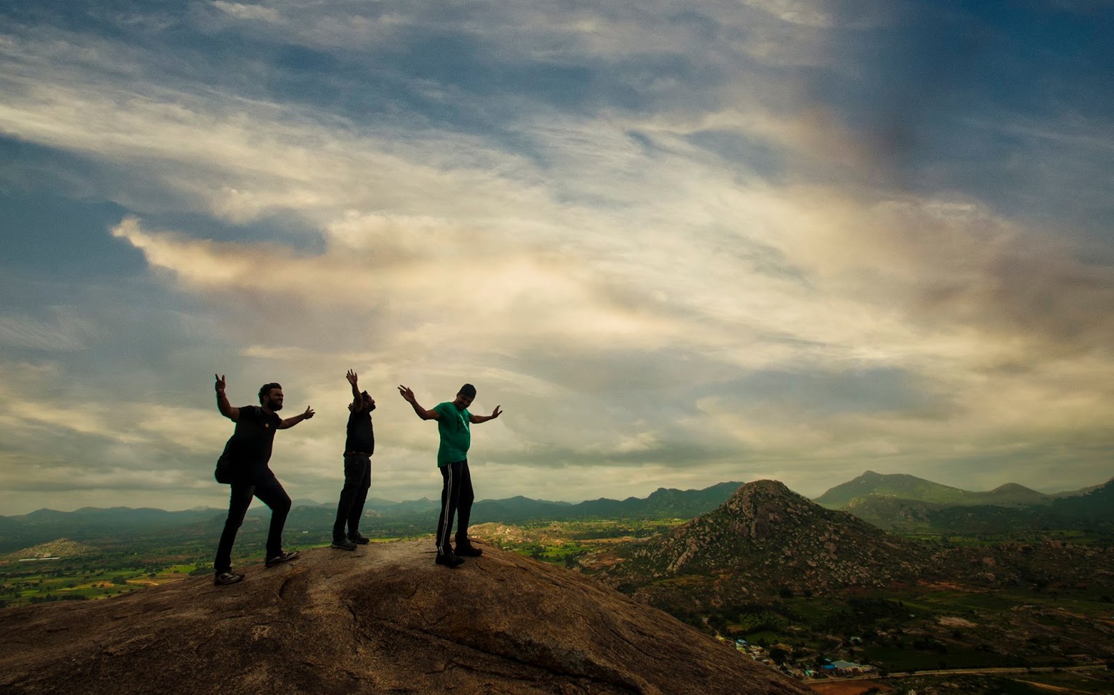 Day trek to Gudibande Fort and Avalabetta Hillock