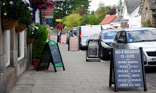 The 3 most used types of pavement signs and their uses