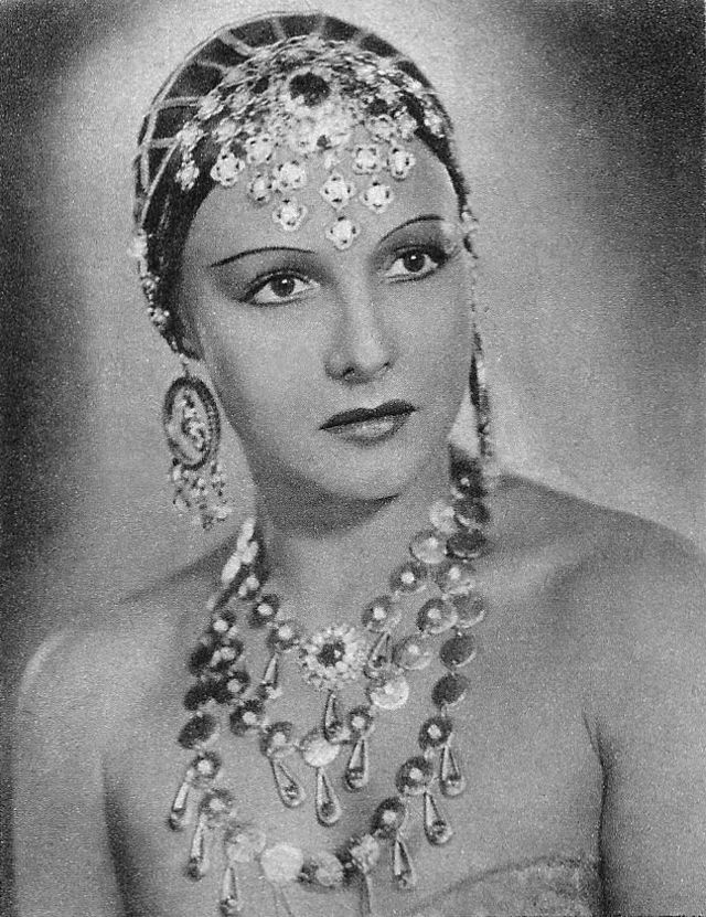 La Jana: Classic Beauty With the Life Ended Tragically Young at the ...