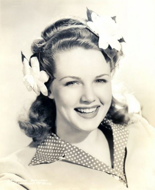 45 Glamorous Photos of Barbara Britton in the 1950s and '60s ~ Vintage ...
