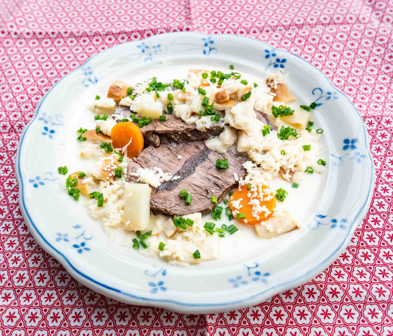 stuttgartcooking: Gekochtes Rindfleisch mit Laugenbrezel-Kren
