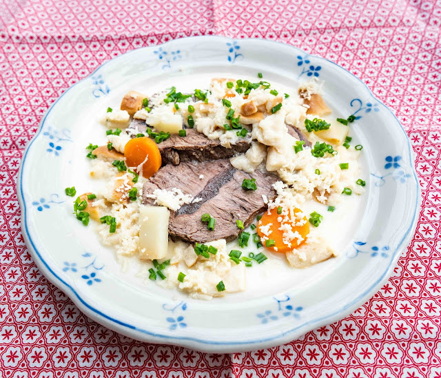 stuttgartcooking: Gekochtes Rindfleisch mit Laugenbrezel-Kren