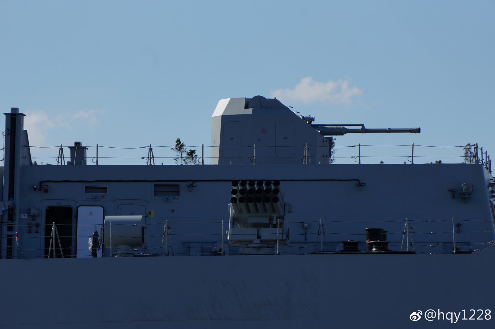 China Defense Blog: The fifth Type 071 LPD