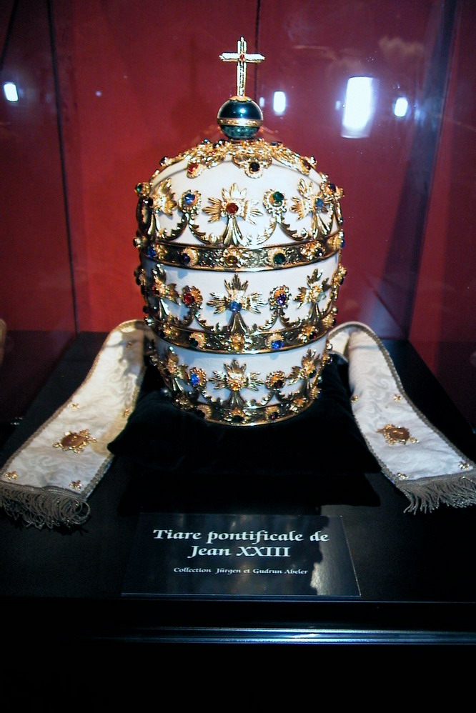 The Saint Bede Studio Blog: Papal Retrospective: The Triple Tiara