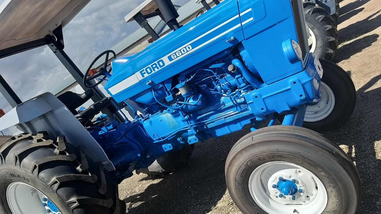 MAQUINARIA AGRICOLA INDUSTRIAL: Tractor Ford 6600 $11,000 Dlls.