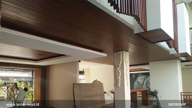 Plafon kayu Lambersering : Harga, Plus minus dan Inspirasi pemasangnnya ...