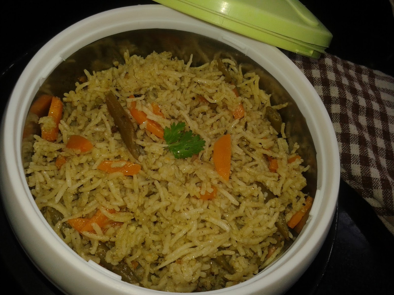 Madhavi 's cooking: Vegetable Pulav with Ground Masala