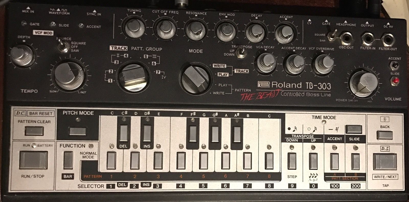 MATRIXSYNTH: Roland TB 303 The Beast, SN 003
