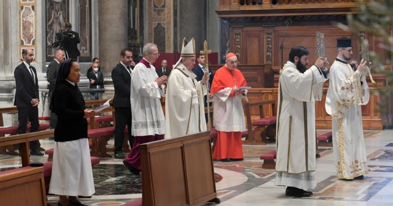 southern orders: LATIN RITE VERSES EASTERN RITE IN LITURGICAL VESTURE