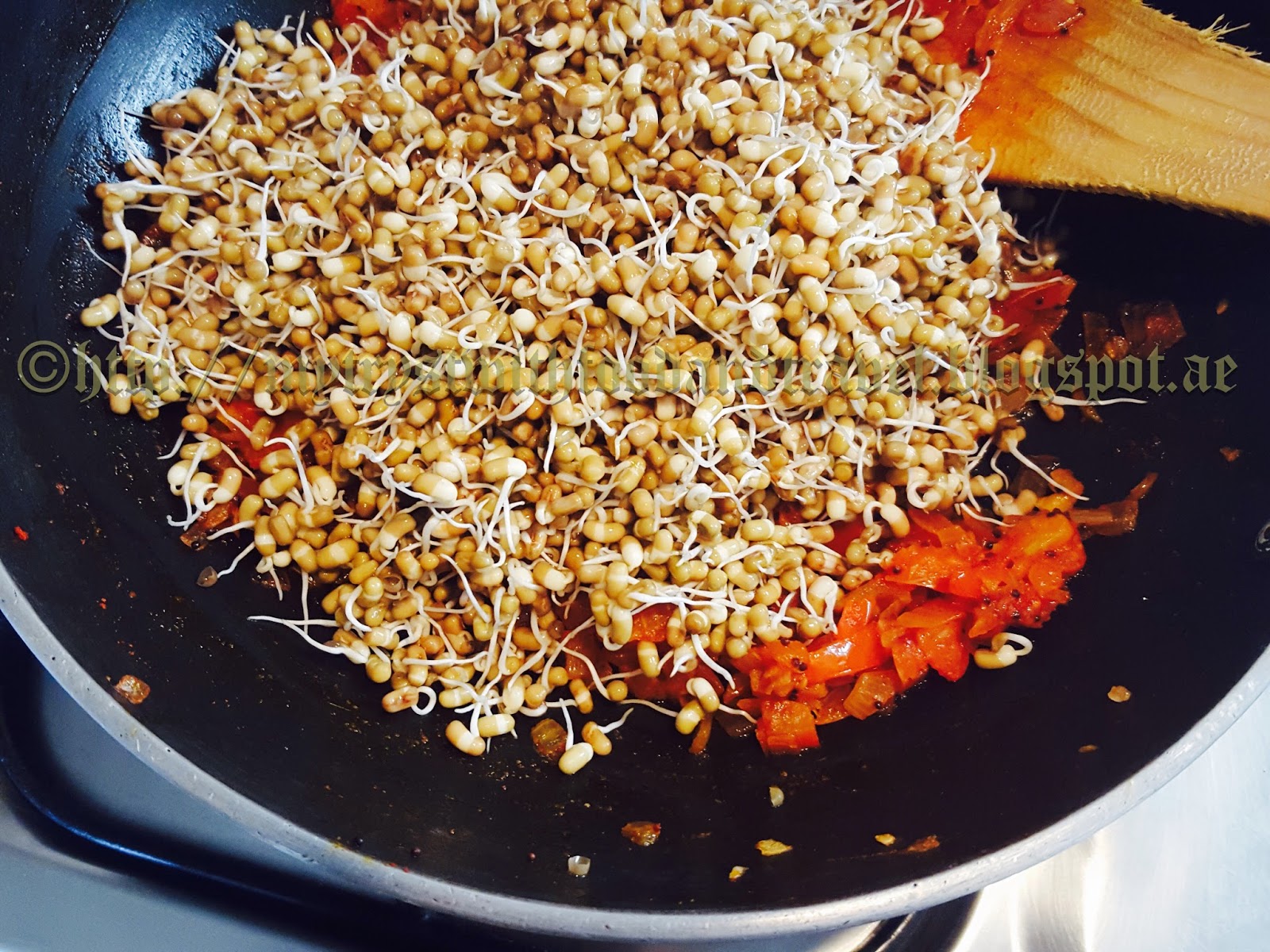 My Tryst With Food And Travel: Matki Chi Usal Recipe / Moth Bean ...