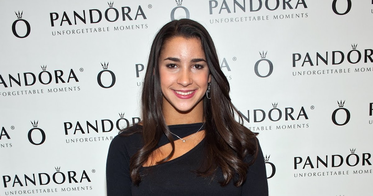 Fashionable Legs: Alexandra Aly Raisman