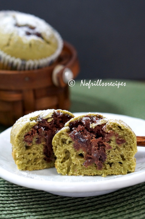 Greentea muffins with red bean paste ~ 绿茶红豆玛芬