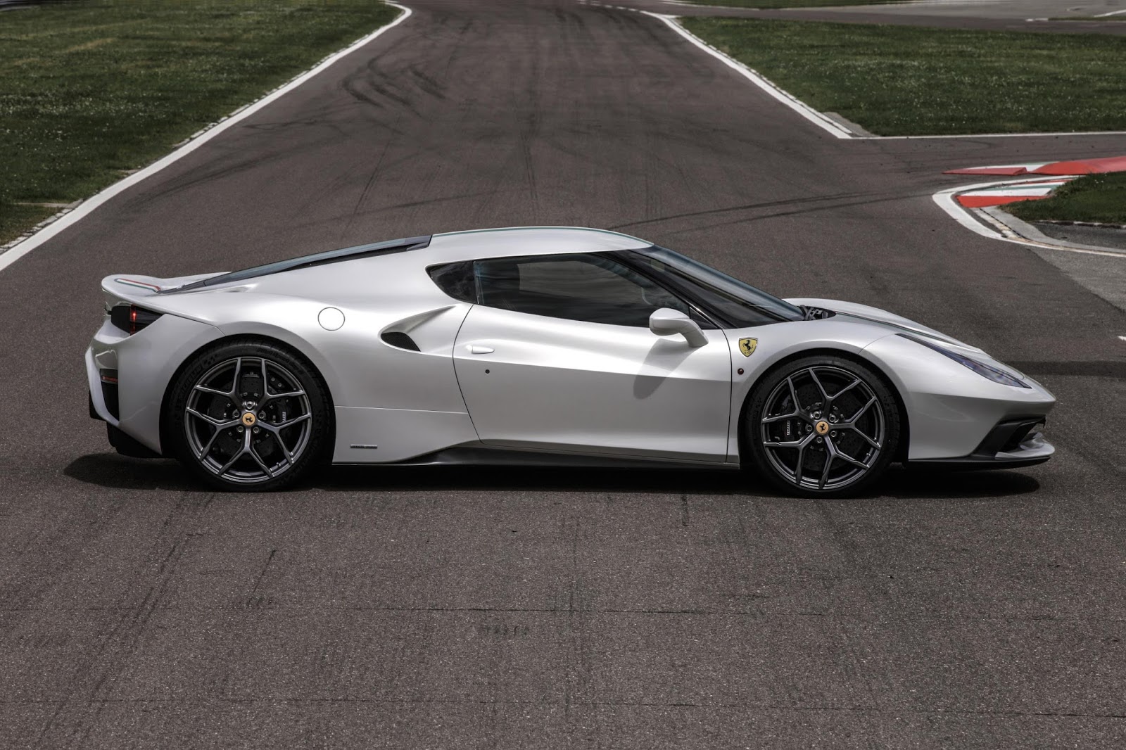 The Motoring World: Ferrari has unveiled its latest One-Off creation ...
