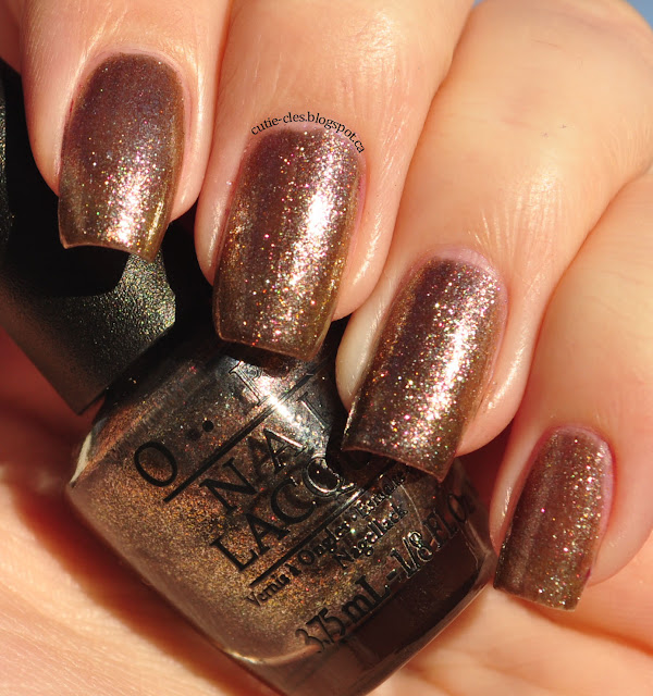 Paleberry: OPI Skyfall - Swatches & Review