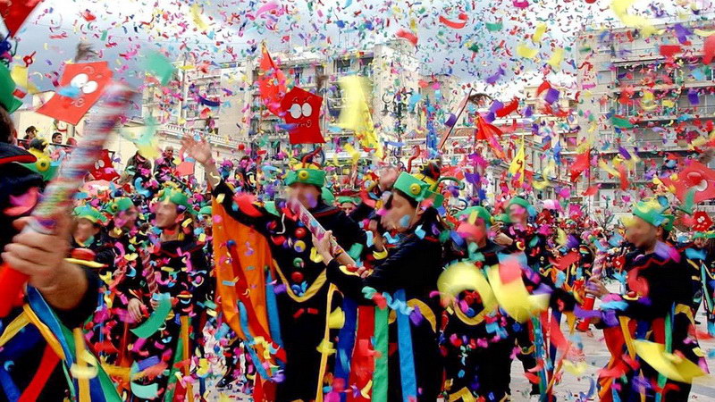 Κοροναϊός: Ματαιώνονται όλες οι καρναβαλικές εκδηλώσεις σε όλη τη χώρα