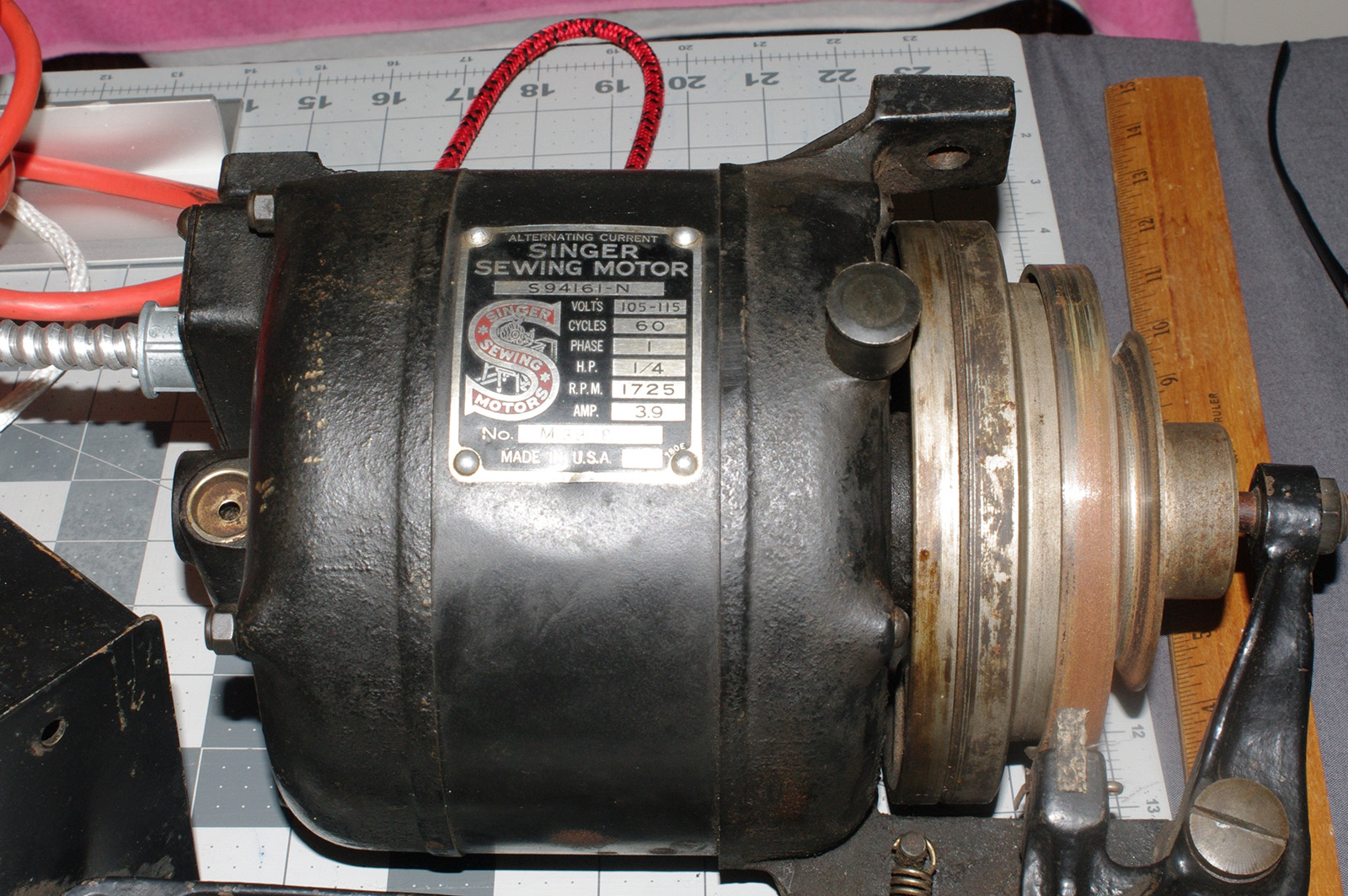 Old Singers And The Like: Domesticating The Singer 107W5