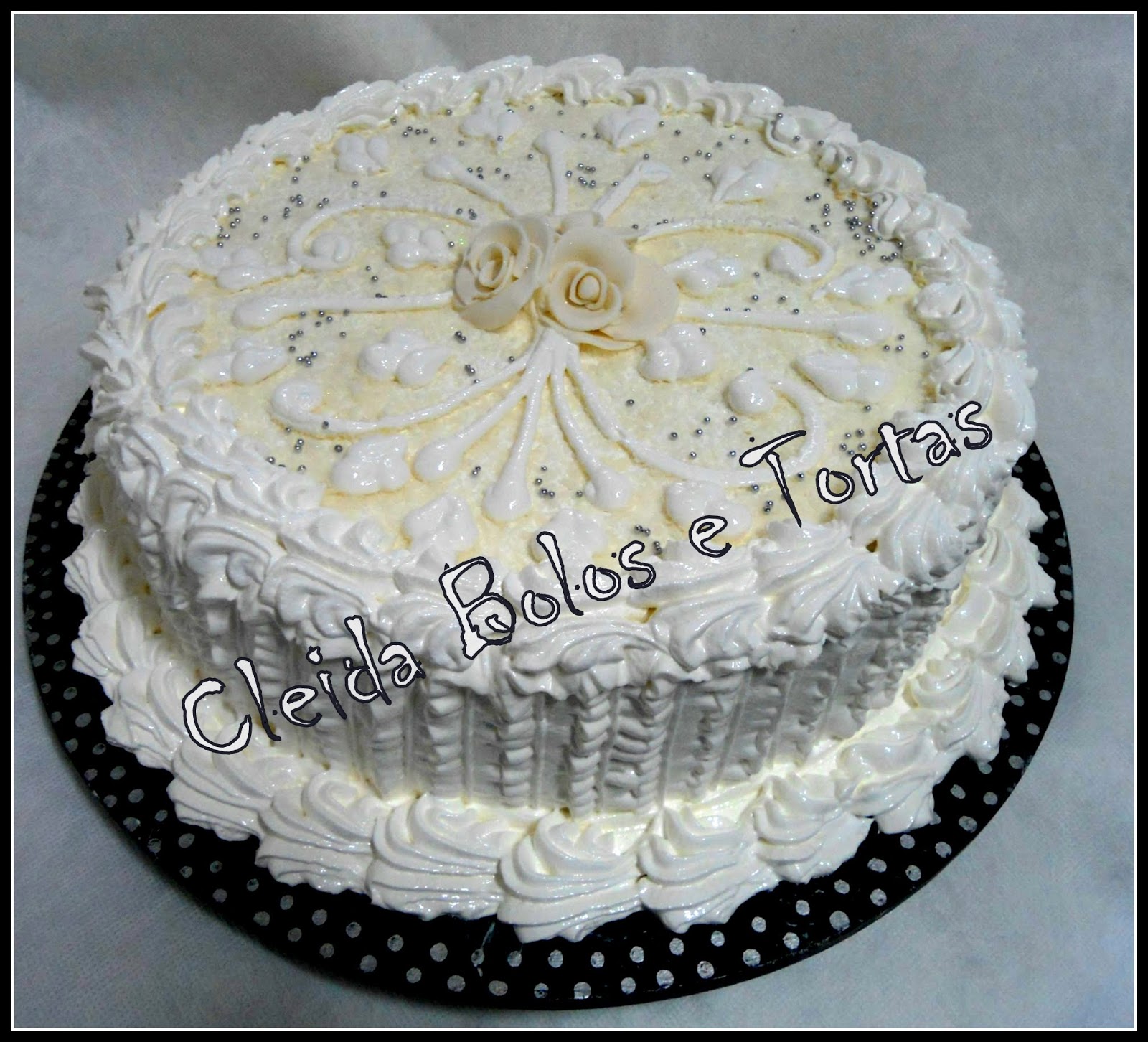 BOLOS REDONDOS COM MARSHMALLOW