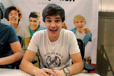 One Direction Spain: Fotos de la firma de discos (25/03/2012)