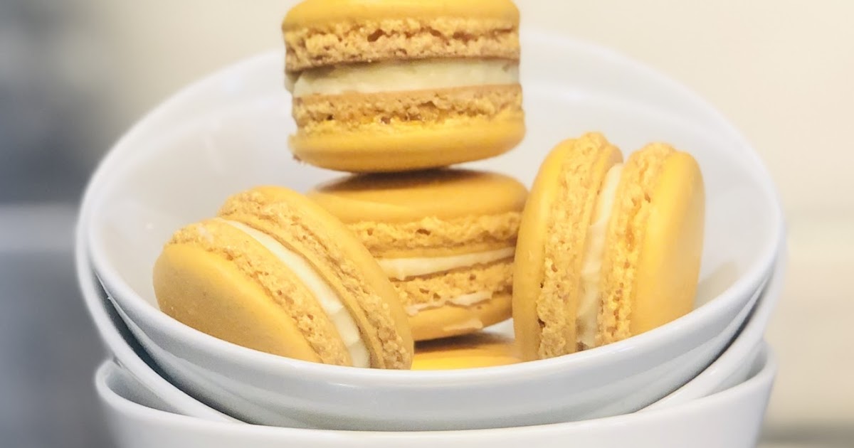 mango macarons