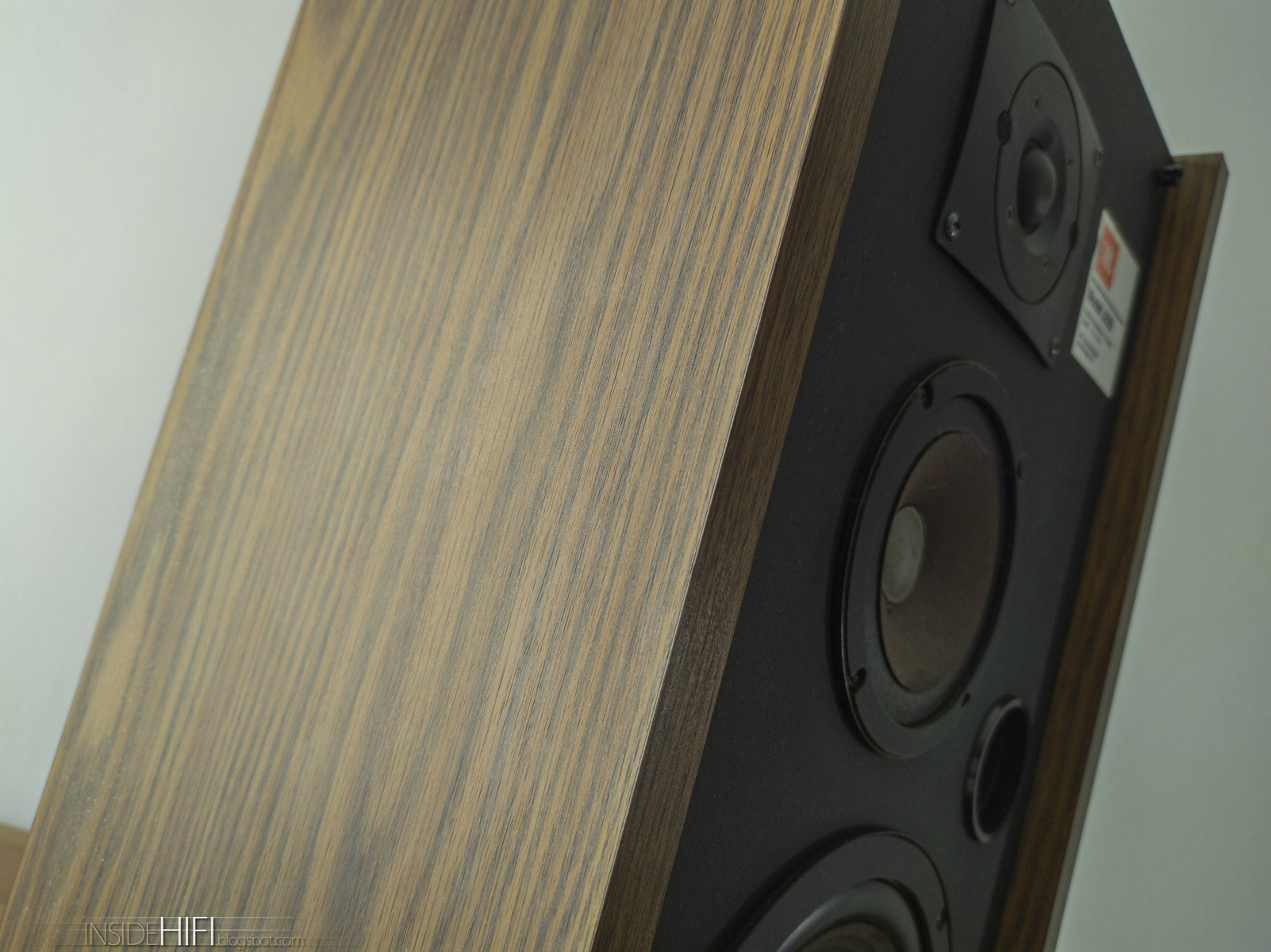 Inside Hi-Fi: JBL J320