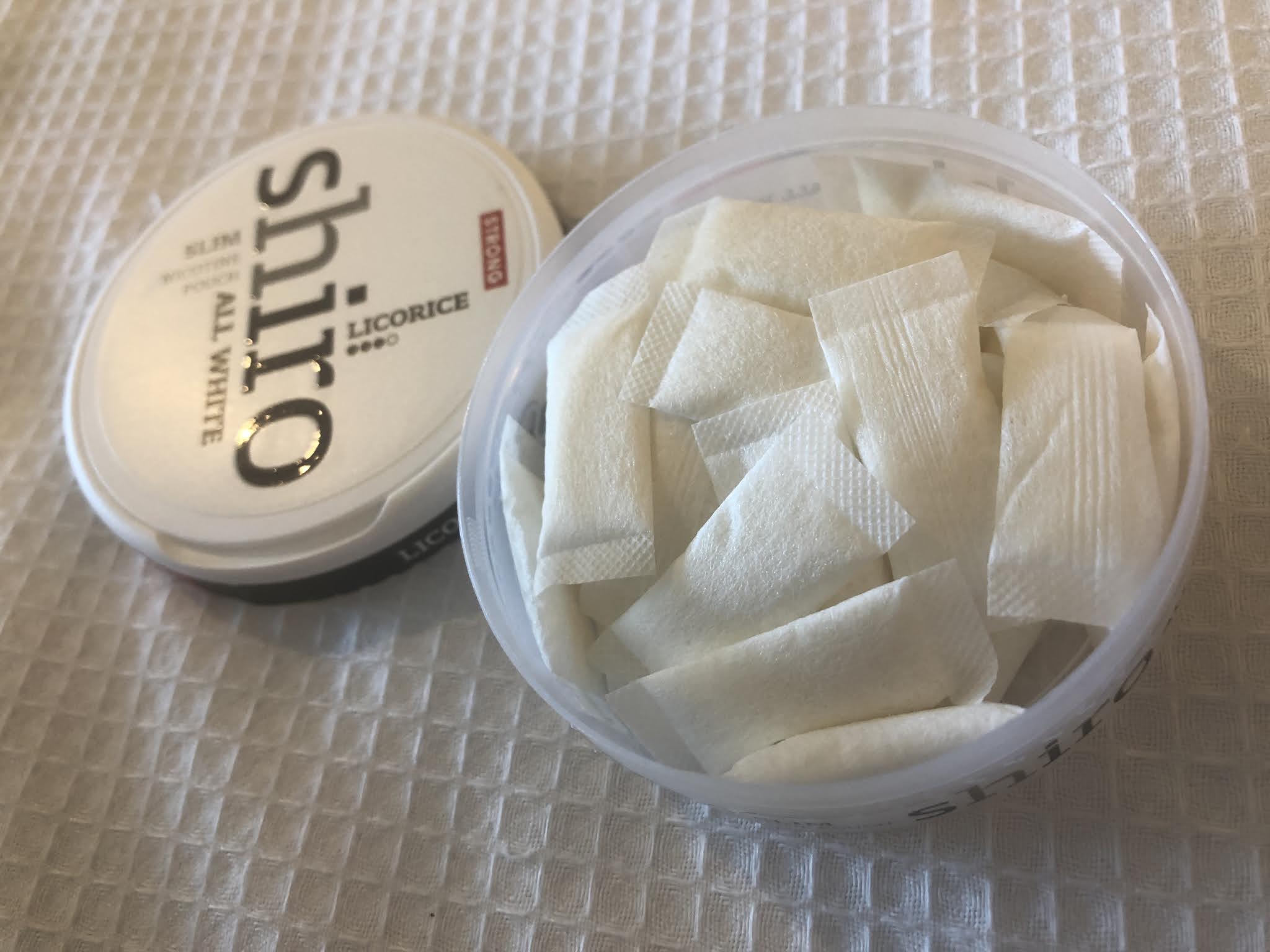 Shiro Licorice (Nicotine Pouches) - Review (Discontinued). 16 March 2021.