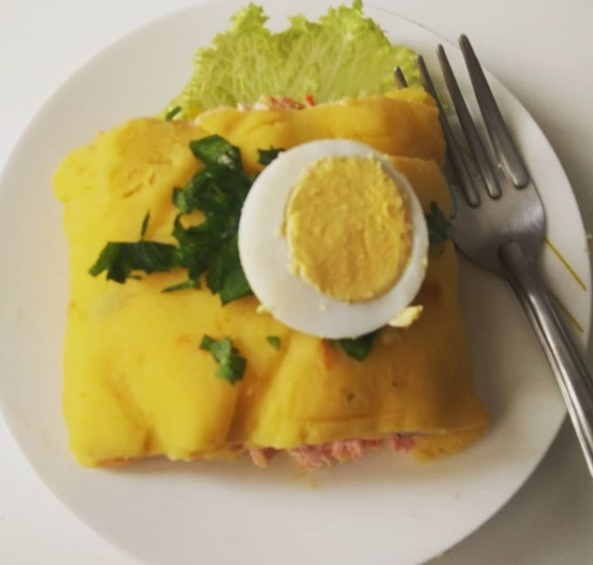 ¿Cómo preparar causa rellena de pollo y verduras? - Receta peruana