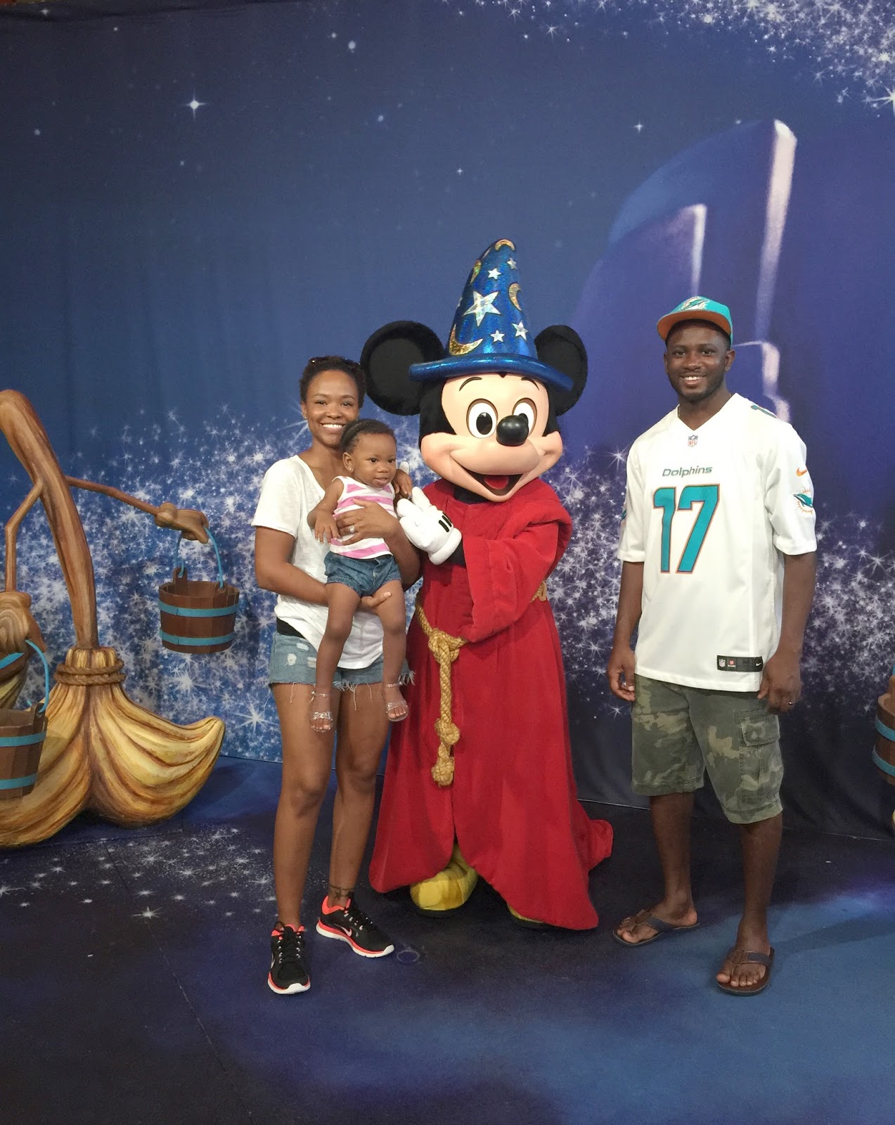 Noelle Meets The Mouse | MrsHazleyAndABaby