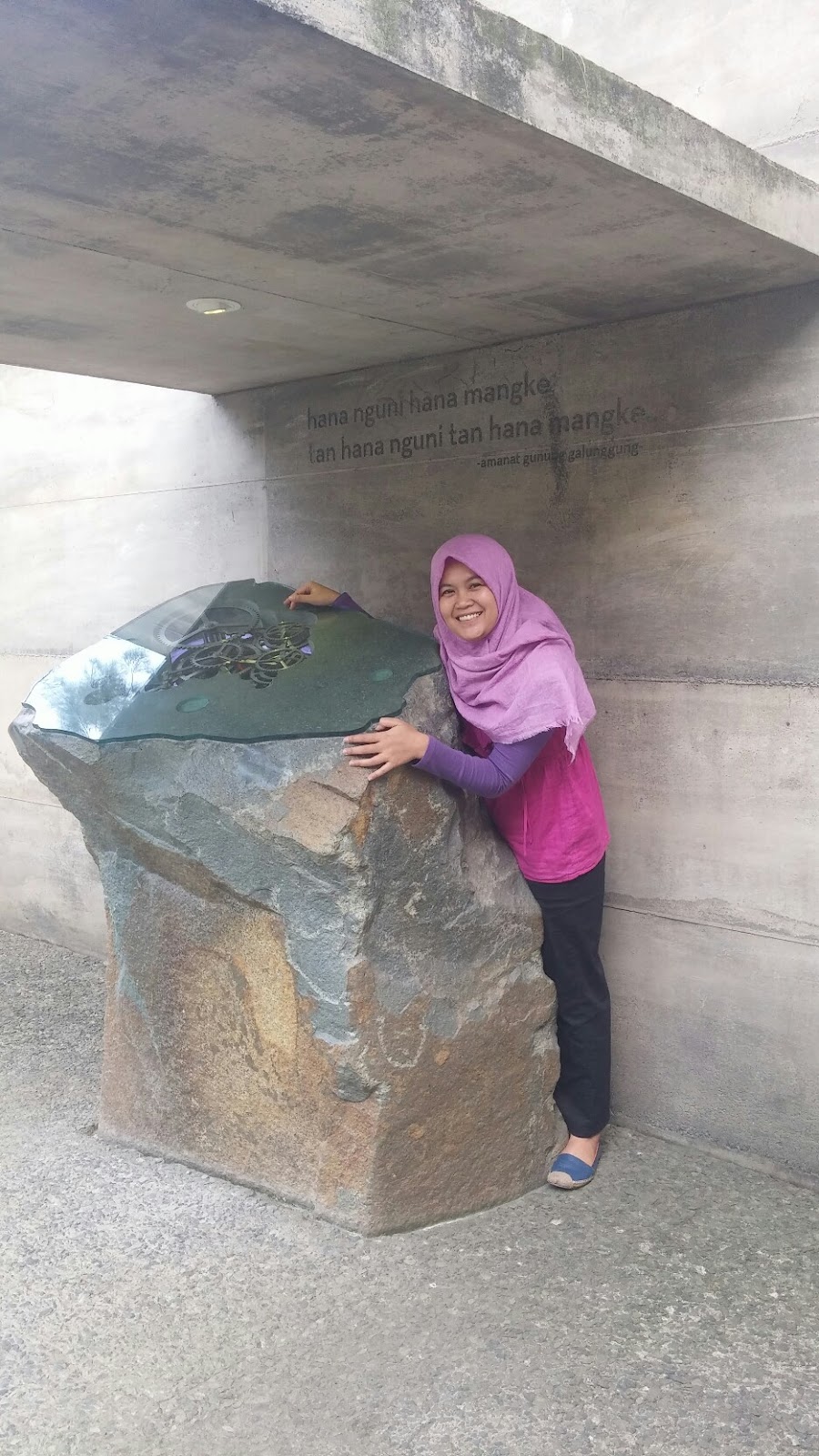 Wot Batu Galeri Seni Out of The Box