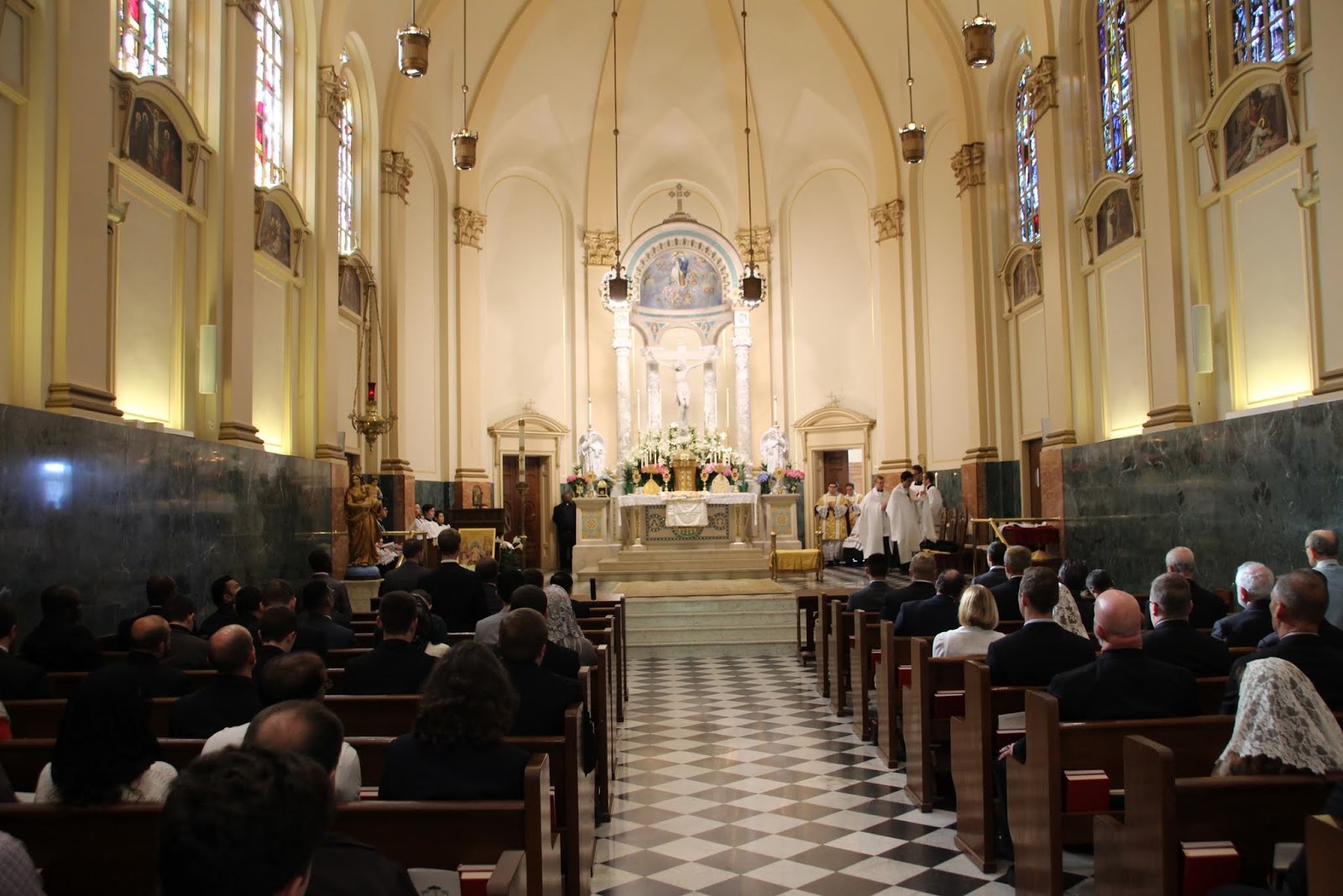 New Liturgical Movement: Photos of Pontifical Mass in New Orleans Seminary
