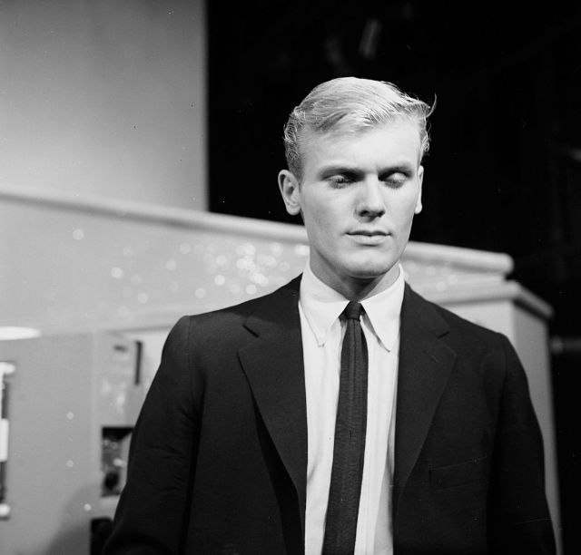 Heartthrob of the ‘50s: A Look Back at a Young and Handsome Tab Hunter ...