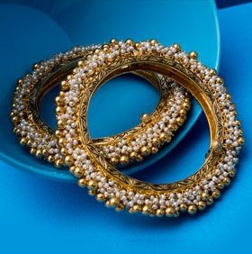 Cluster pearl bangles