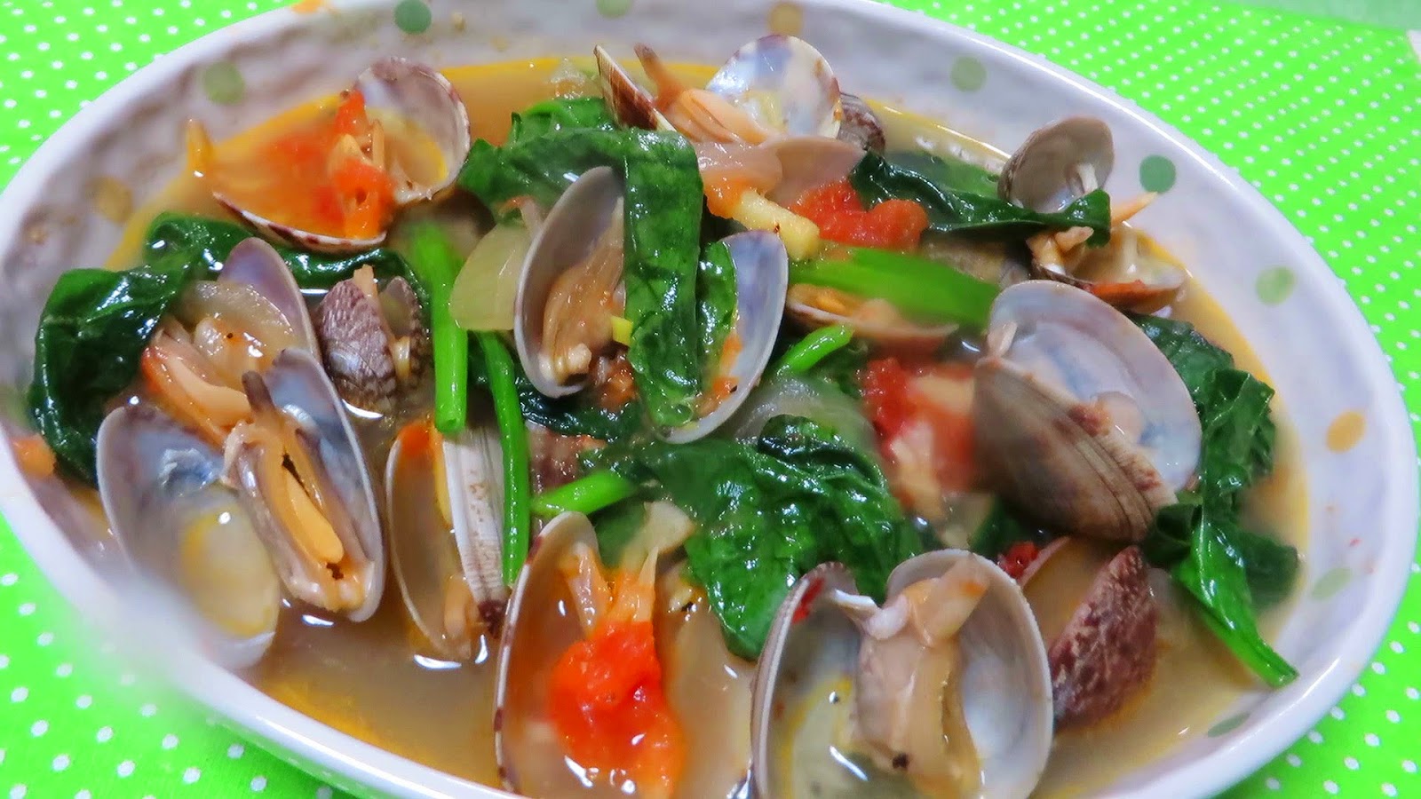 "Nette Cooking": "Ginisang Halaan" (clam soup)
