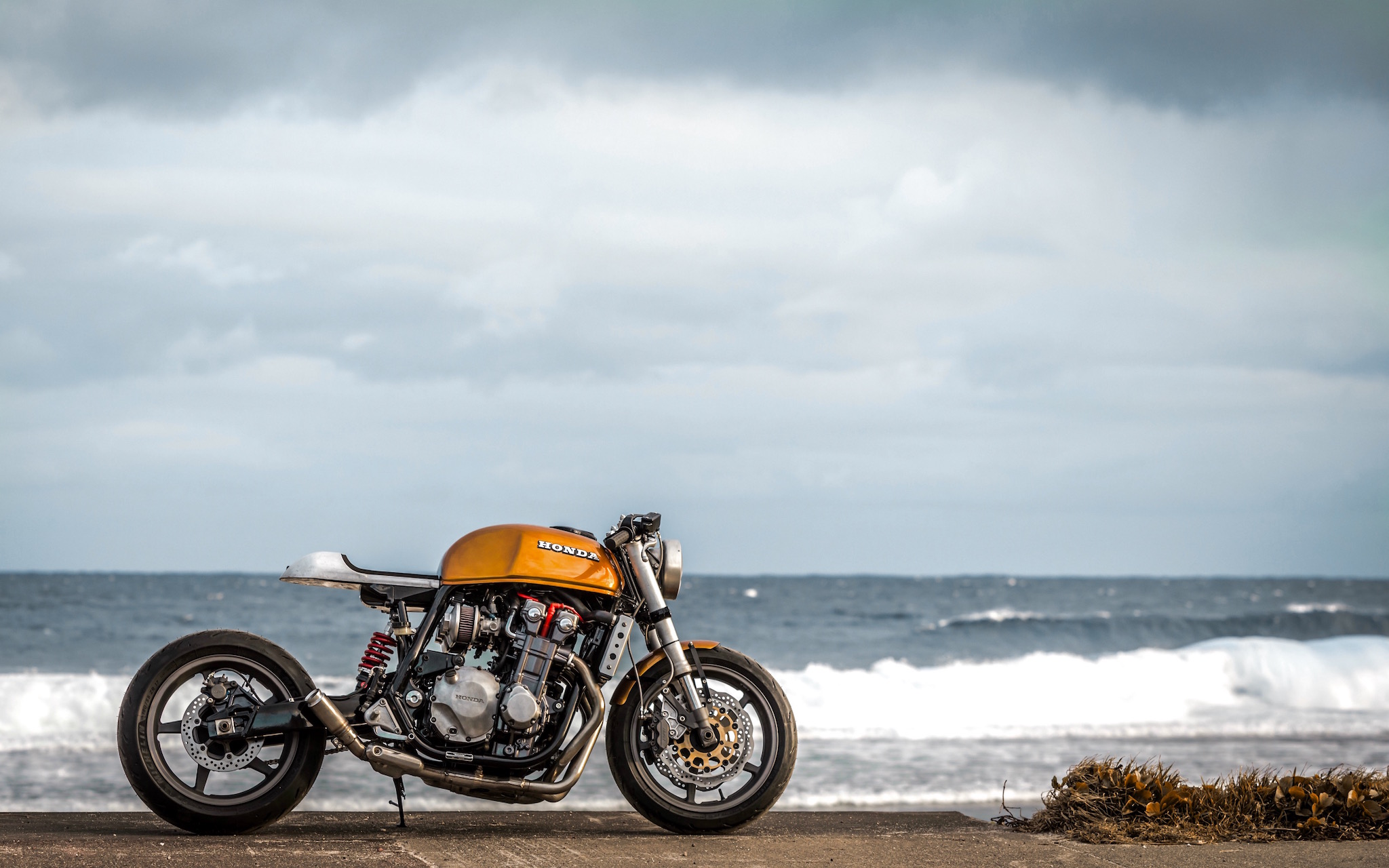 Run Iron CB1300 - Inazuma café racer