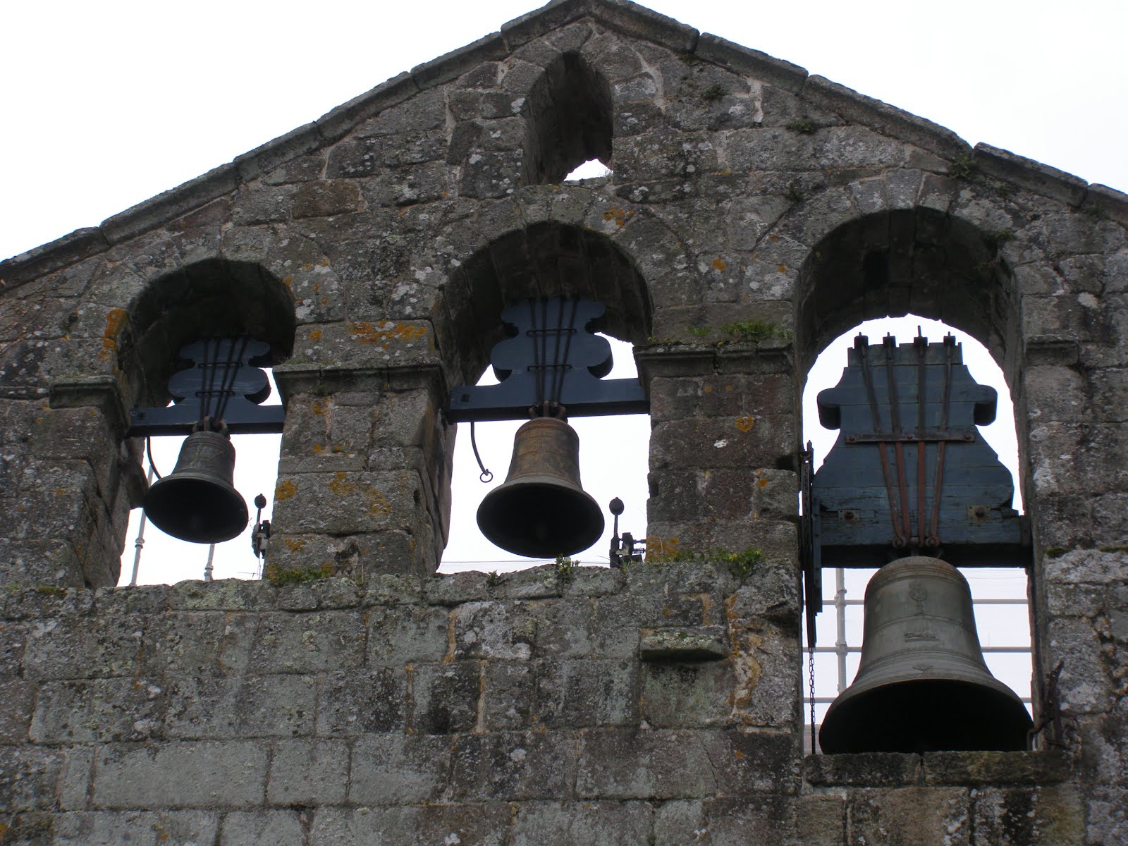 Portal AuToCaRaVaNiStA: IGREJA ROMÂNICA DE S. PEDRO DE RORIZ - S. TIRSO