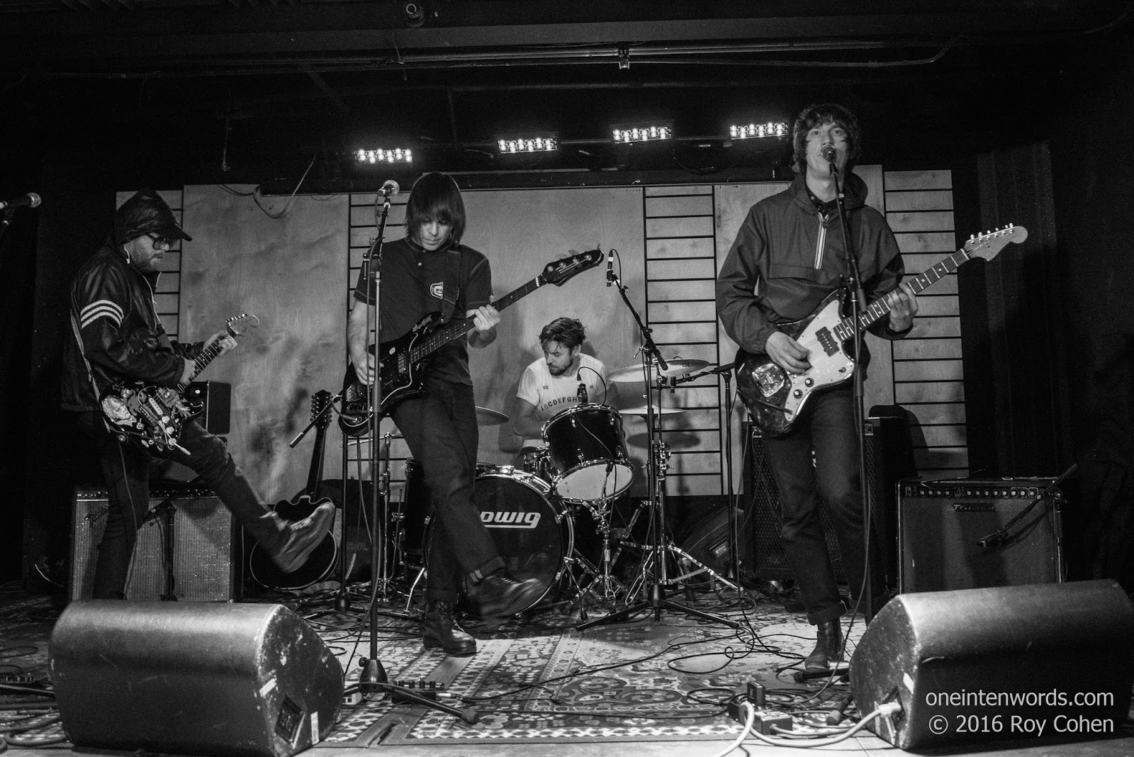 one in ten words: B-17 at Adelaide Hall - Concert Pictures