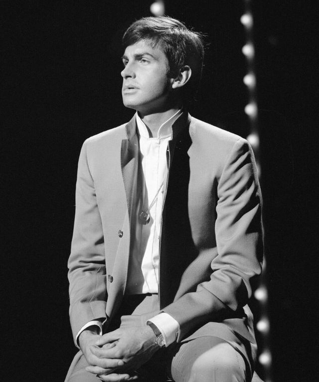 40 Handsome Portrait Photos of American Actor George Hamilton in the ...