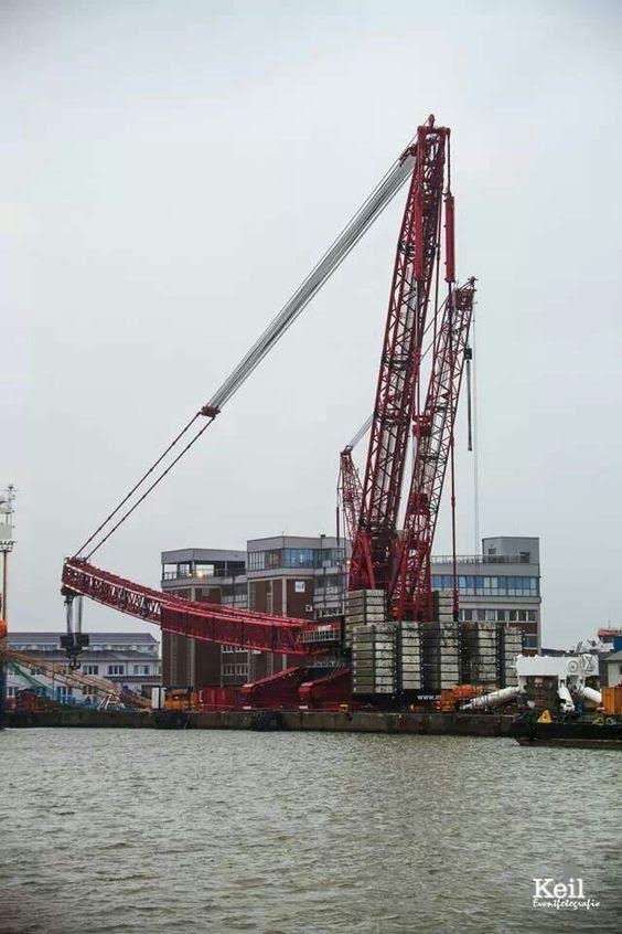 mega crane