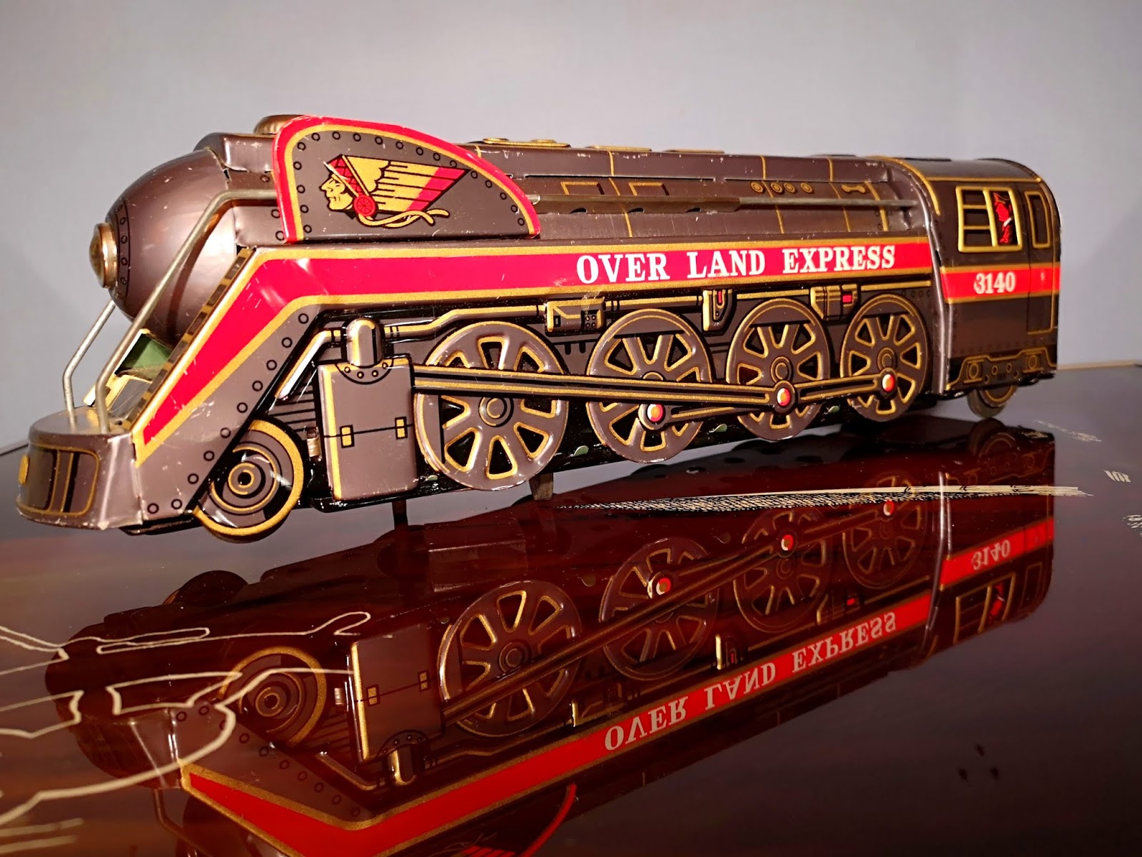 TOM's TECH TOYS: MODERN TOYS JAPAN