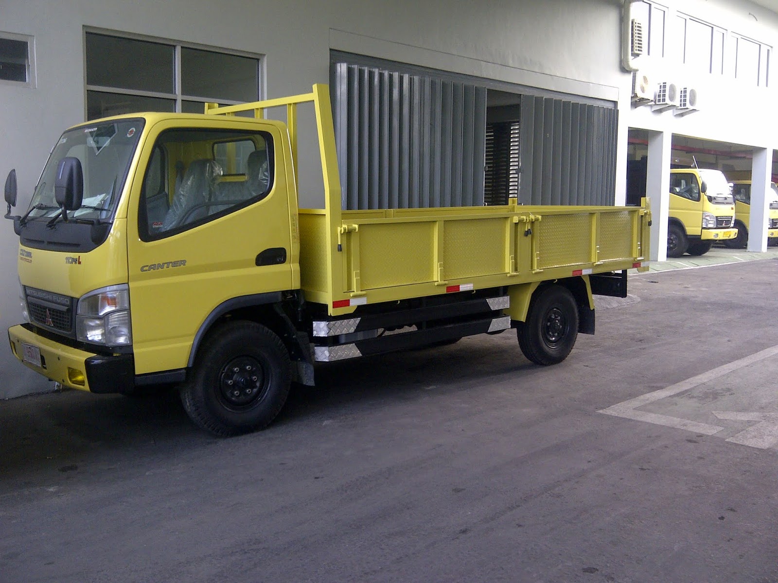 MITSUBISHI FE 71 LONG BAK BESI