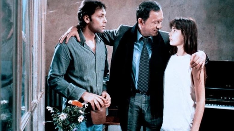 Ariel Besse desnuda en "El Padrastro" (1981) | Netalia Presse